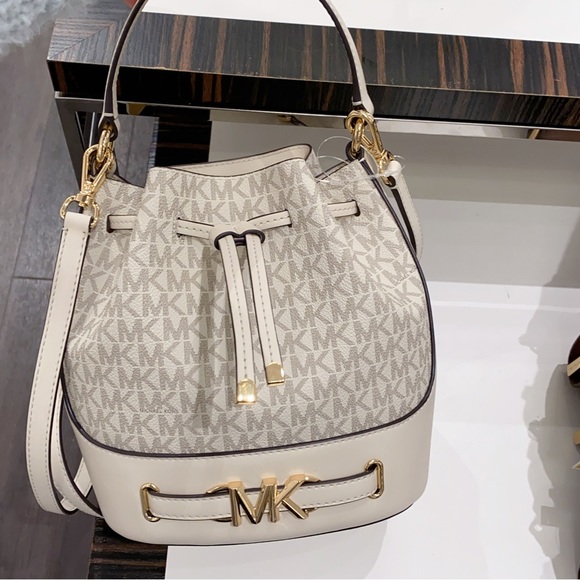 Michael Kors | Bags | Michael Kors Reed Medium Bucket Bag | Poshmark
